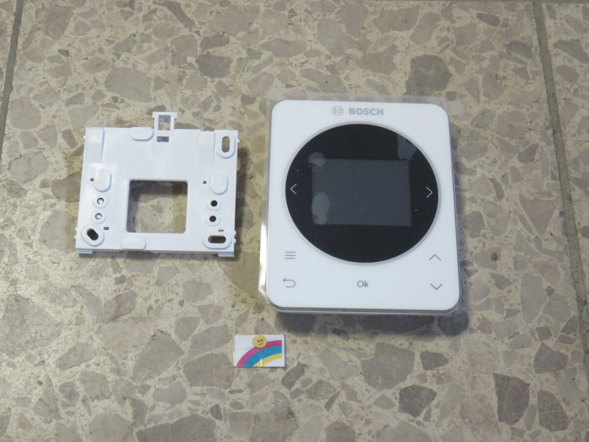 Bosch Junkers raumtemperaturgeführter Regler CR120 116x95x21 für 1 He, 241,90